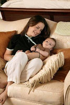 Ma passion pour la musique: holly marie combs et son enfant